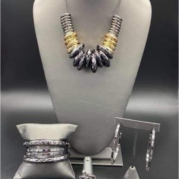 paparazzi | Jewelry | Paparazzi Silver And Gold Necklace Set With ...
